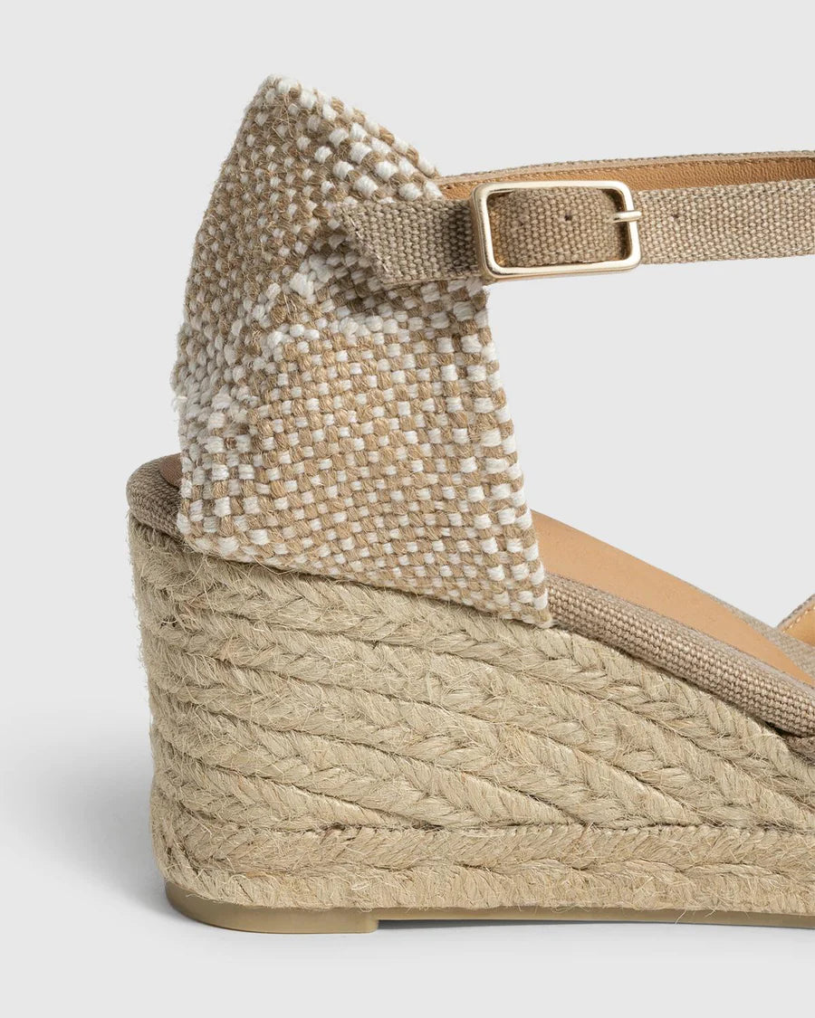 CAROL/6/002 SAND – Castañer República Dominicana